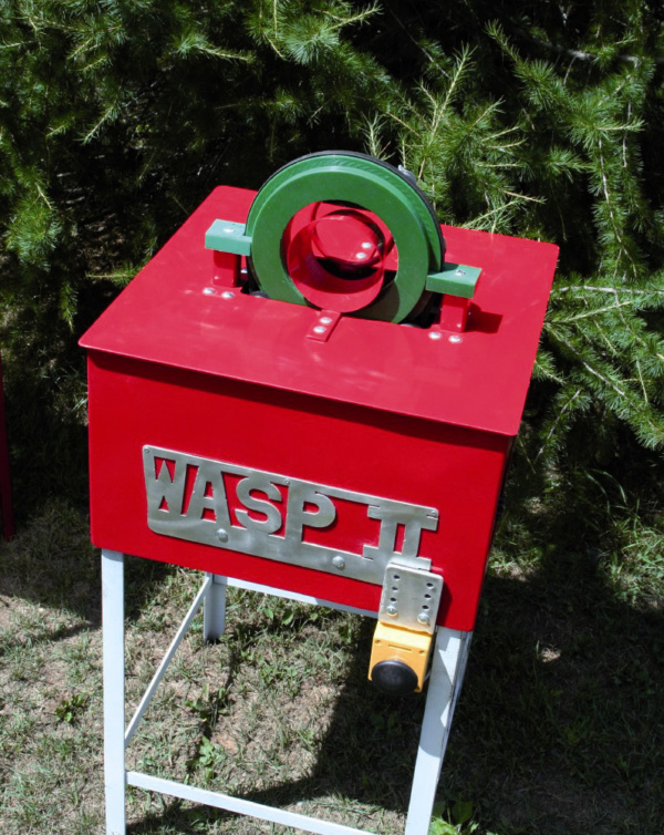 HONEY BEE II GARLAND MACHINE w/ knee switch